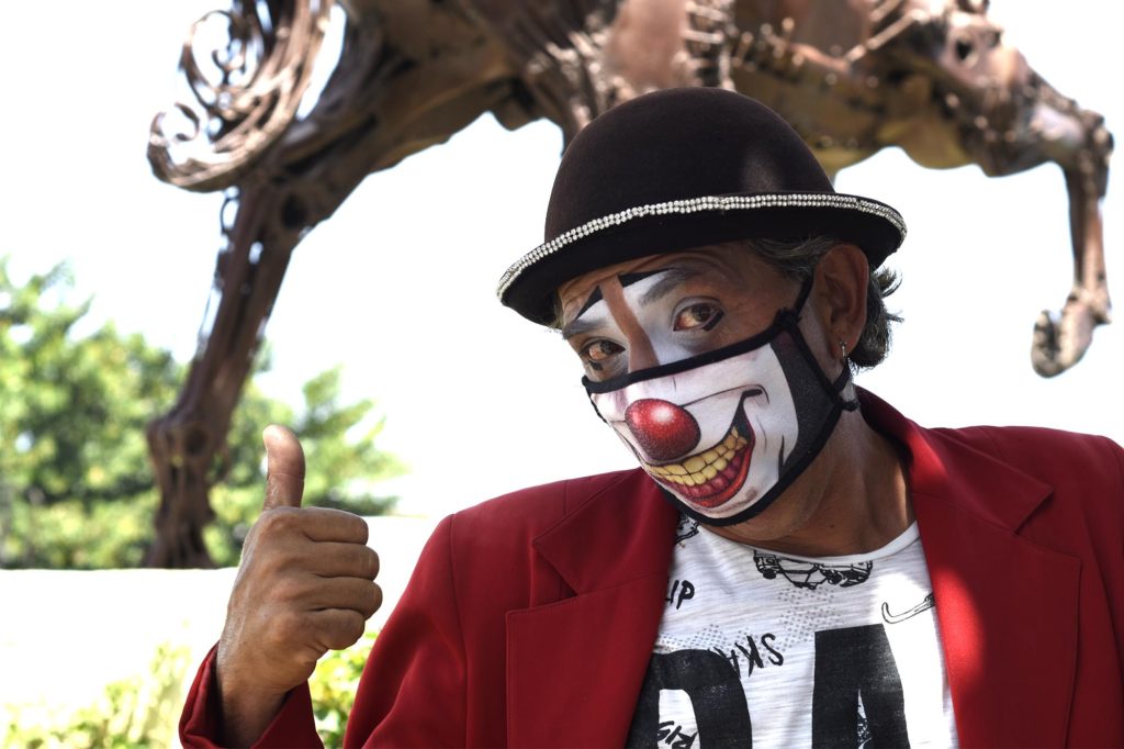 La vida, como el show, debe continuar: Chilo el payaso – Mochicuani